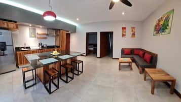 Apartamento Standard | 2 quartos, secretária, Wi-fi grátis, roupa de cama fornecida