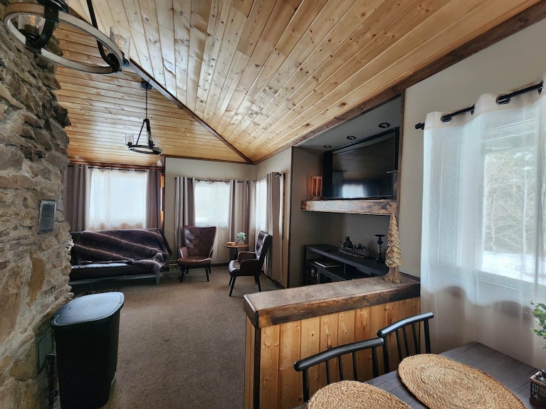 Remodeled Historic Cabin - Montana