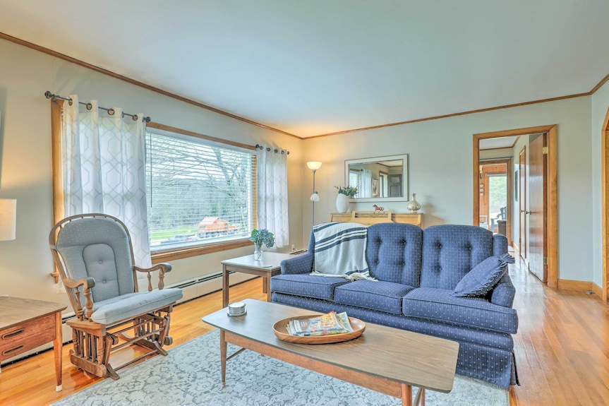 Tasteful Country Home On 5 Acres ~ 3 Mi To Lake! - Keene, NH