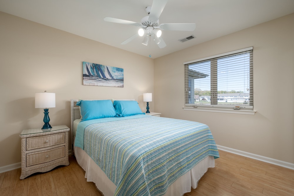 12 Pondview Lane - Condo With Elevator And Pond Views! - Delaware