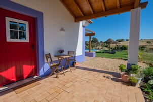 Quarto luxo, vista para a piscina | Terraço/pátio