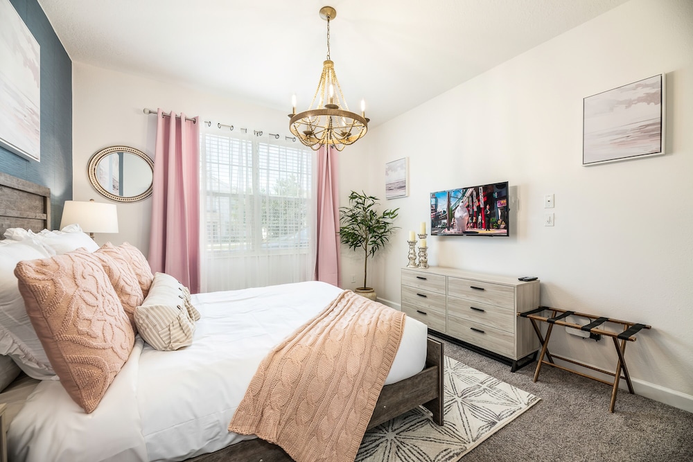 Storey Lake, Themed, Free Heated Pool/spa, Dogs Ok - United States