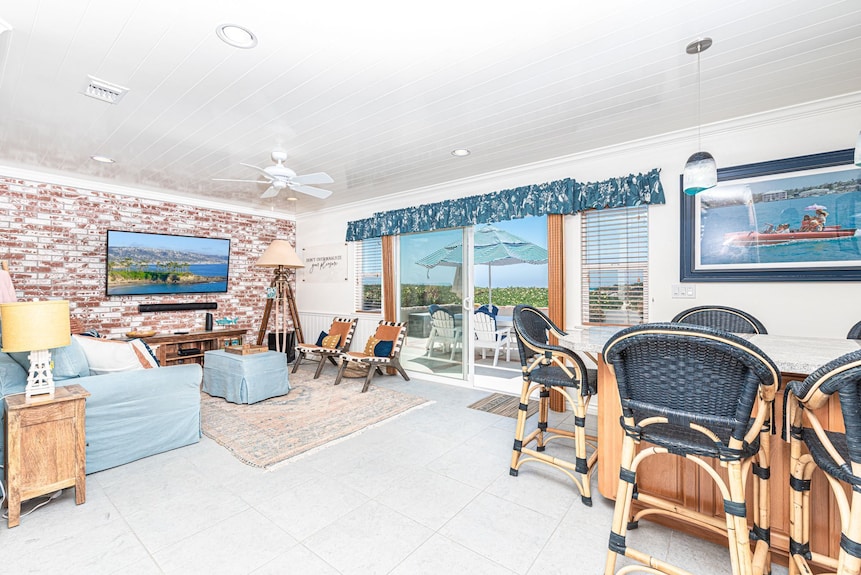 New Oceanfront Listing! | Huge Patio W/ Fire Pit | Private & Oh So Relaxing! - ハンティントン・ビーチ, CA