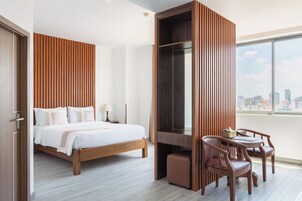 Quarto Duplo Deluxe | Roupa de alta qualidade, secretária, quartos insonorizados