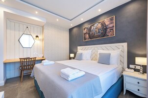 Quarto casal ou duplo conforto, vista para a piscina | Roupas de cama premium