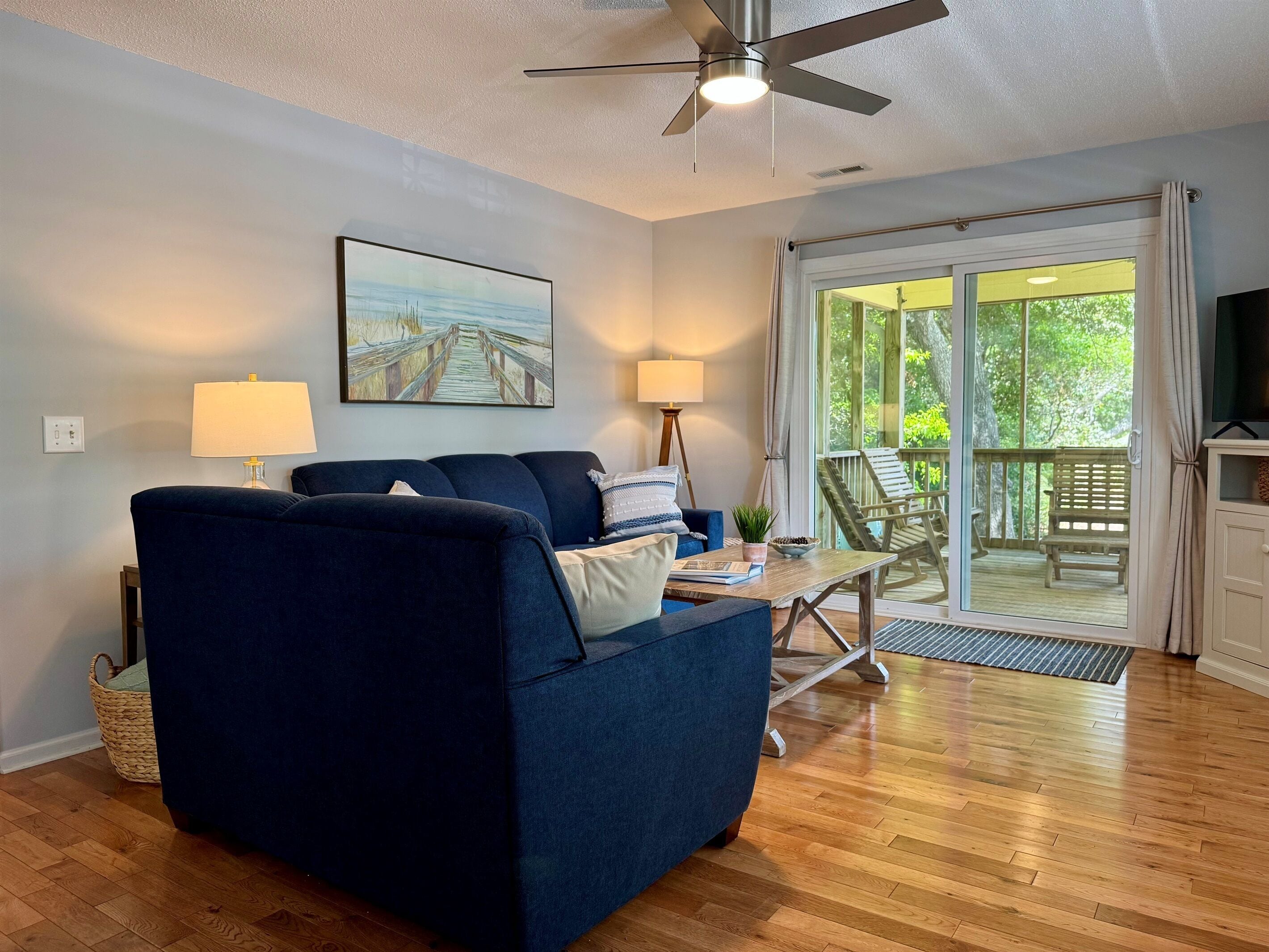 Peaceful 4br Beach Escape W/ Famous Heated Mystery Pool | 2-min Walk To Beach - Emerald Isle, NC