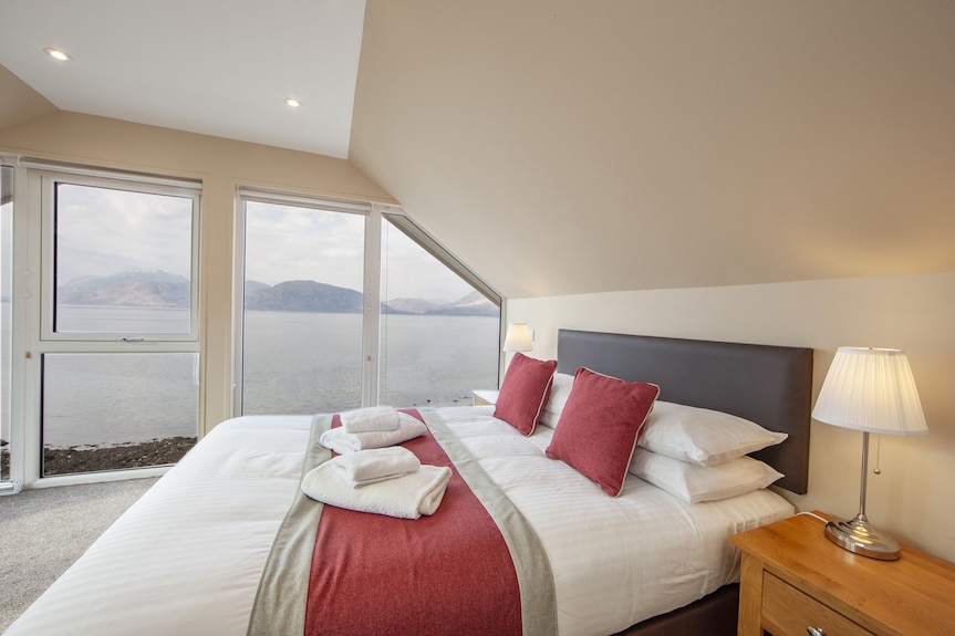 Beach House 2 With Hot Tub - Sleeps 8 Guests In 4 Bedrooms - Glencoe