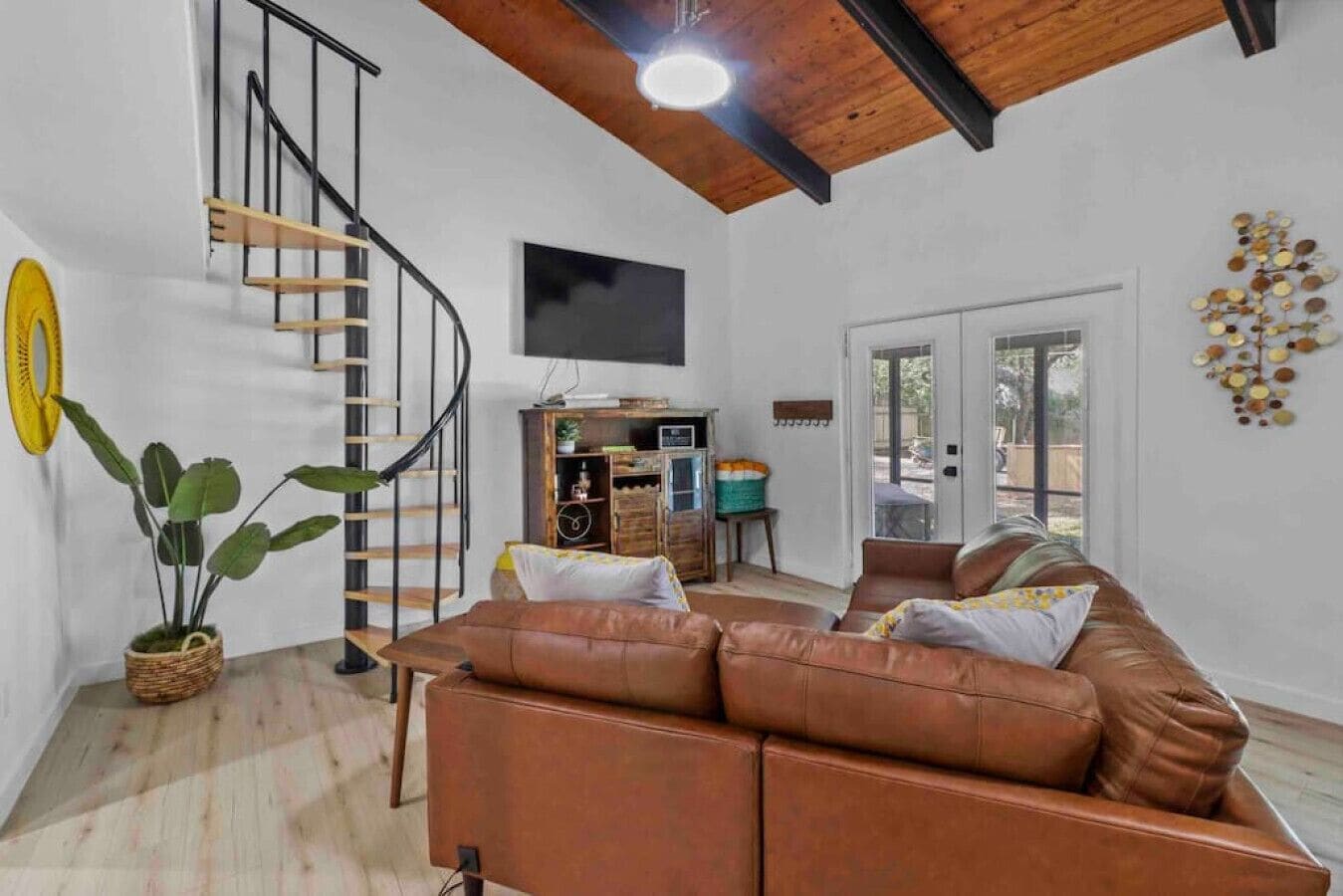 Modern Lakefront Loft Retreat ~ Private Beach & Water Toys - Little Elm, TX