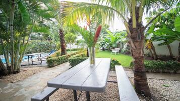 Apartamento, 2 quartos, fumadores, piscina privativa | Jardim