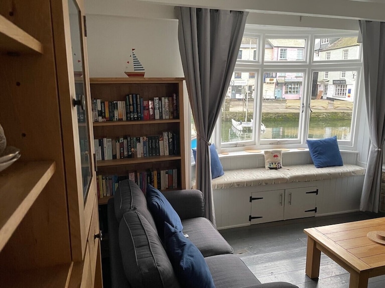 Stunning Views Of Polperro Harbour From This Waterfront Cottage. Free Parking. - Polperro