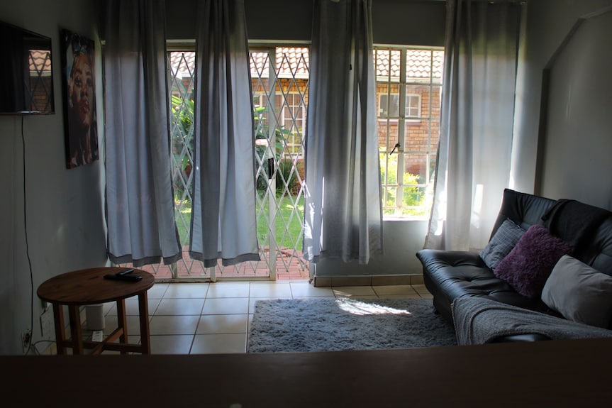 Cheerful Home With Braai Area Near Shopping Centers - Pretoria