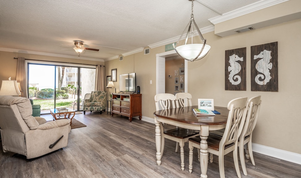Castle Reef 123 Beautiful Beachfront Condo! - New Smyrna Beach, FL