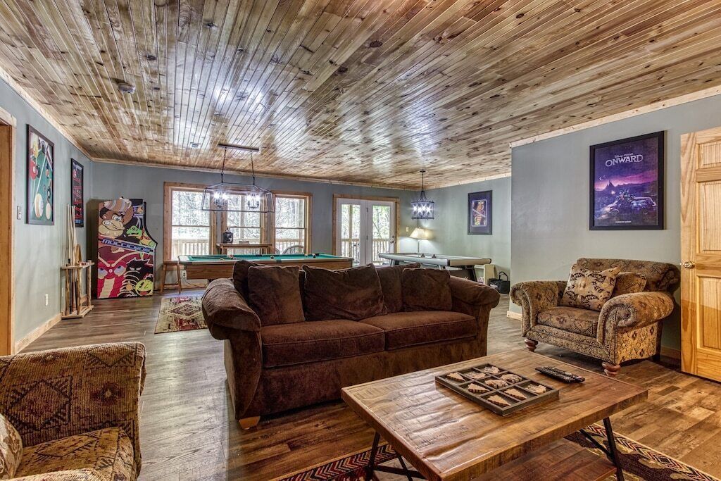 Serene &  Lux 4br W Game Room!hot Tubpool Table - Townsend, TN