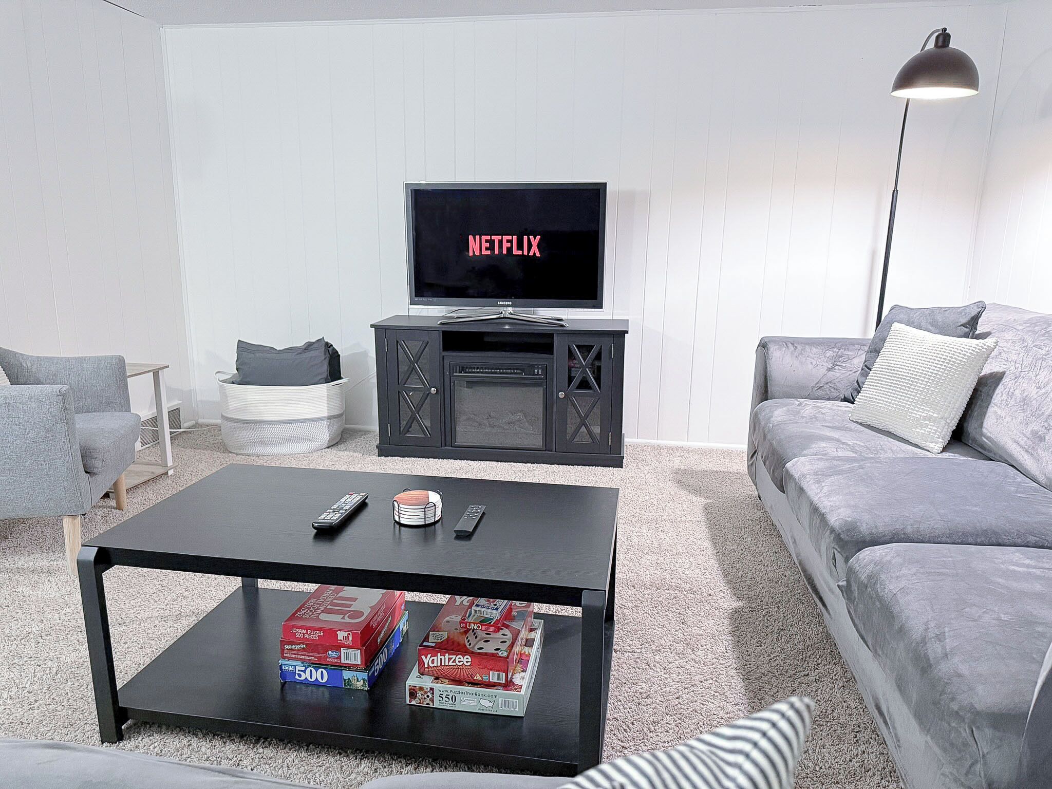 Beckwith Bungalow - Mins From Downtown & Local Favorites, Updated, Modern - Grand Rapids, MI