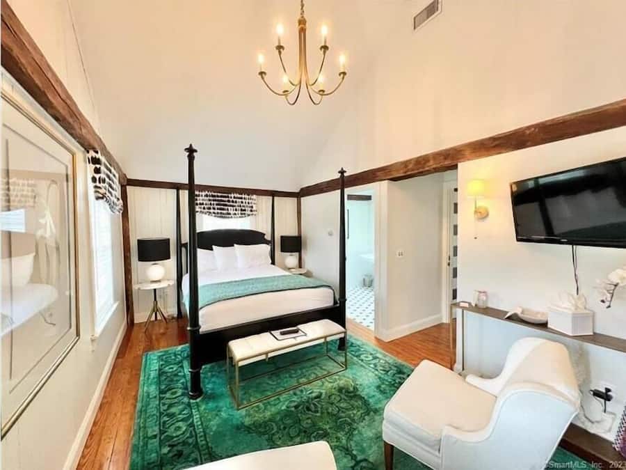 Miss Anna James Room | Com decoração personalizada, com mobília individualizada