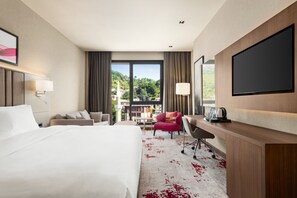 Roupa de alta qualidade, edredões de penas, minibar 