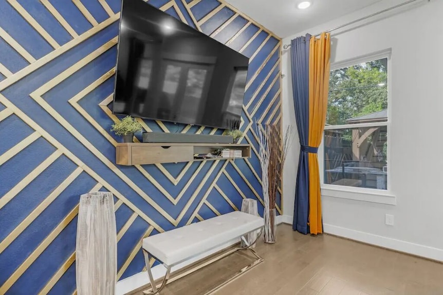 Blue Villa 3br 3.5 Bath Downtown |Medcenter|hottub - Houston, TX