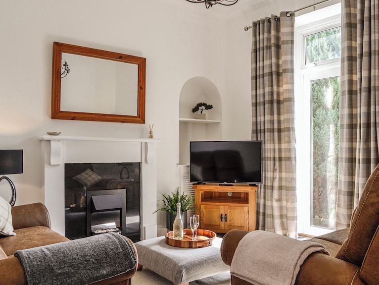 2 Bedroom Accommodation In Montrose - Aberdeenshire