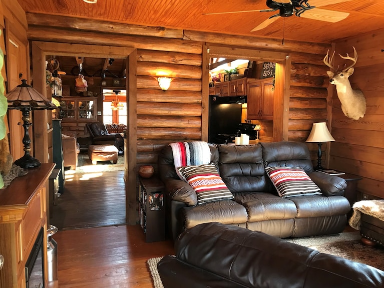Relaxing 3b Log Home-15 Min Walk To The Black River! - Clearwater Lake, MO