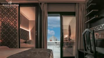 Deluxe Double/Twin Room - Pyramids View With Terrace | 2 quartos, roupa de alta qualidade, edredões de penas
