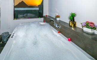 Banheira de hidromassagem interior