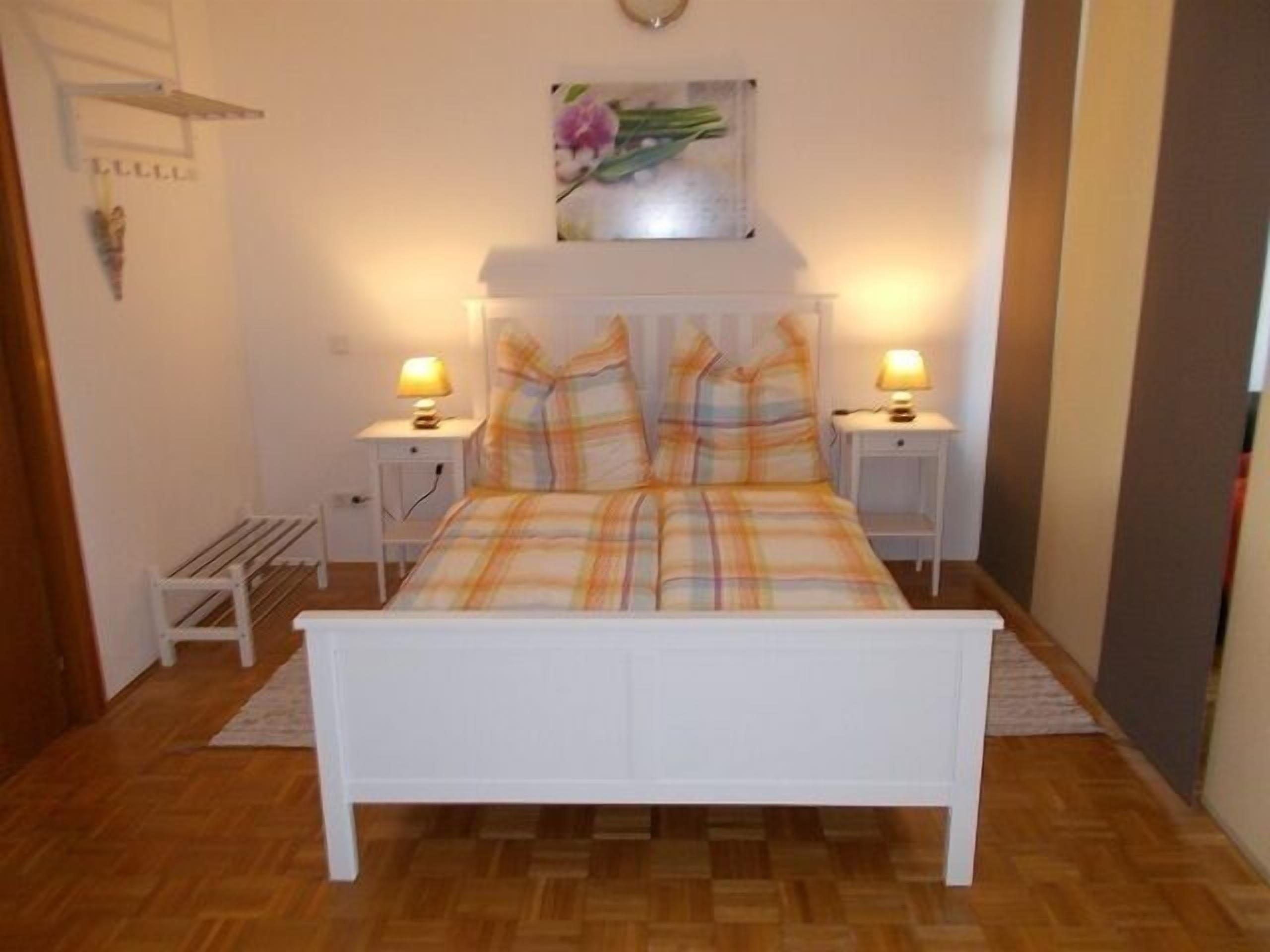 Ferienwohnung (55qm) Mit Terrasse Für Bis Zu 5 Personen - Neustadt an der Donau