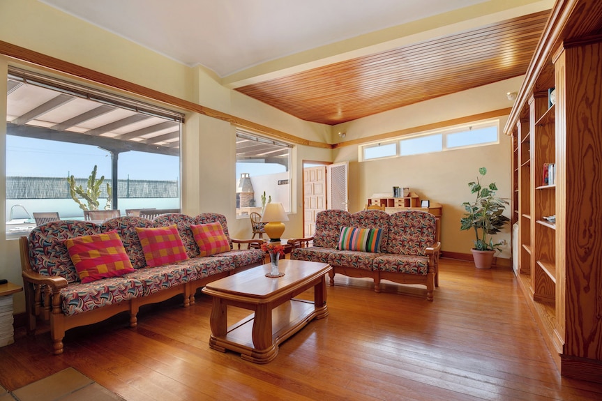 Casa De Vacaciones "Villa Mar" Cerca De La Playa Con Vistas Al Mar, Piscina Y Wi-fi - Costa Teguise