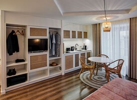 Apartamento Deluxe | 1 quarto, minibar, com decoração personalizada 