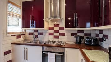 Casa de Campo | Cozinha privada | Um frigorífico, uma chaleira elétrica, uma torradeira