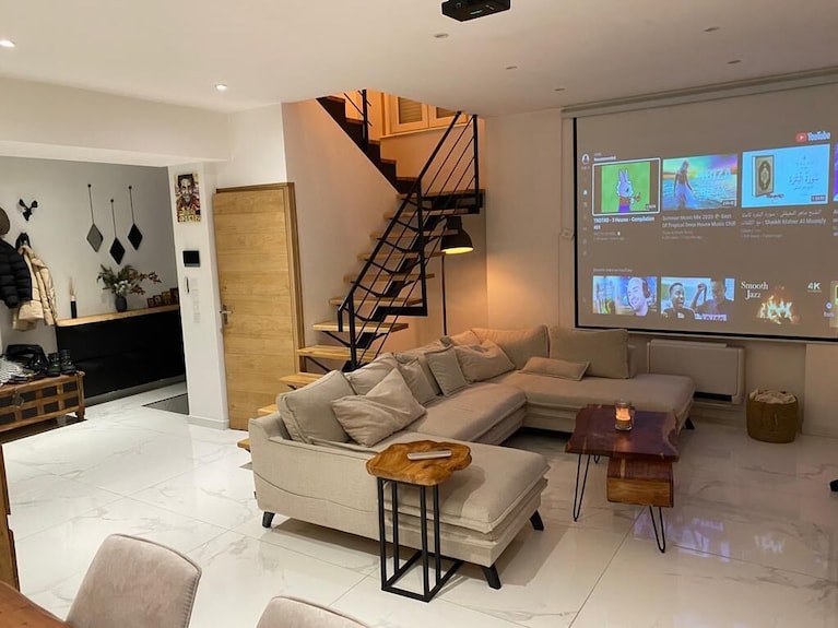 Maison Lyon 8 / Parking / Jardin / Terrain De Pétanque - Bron