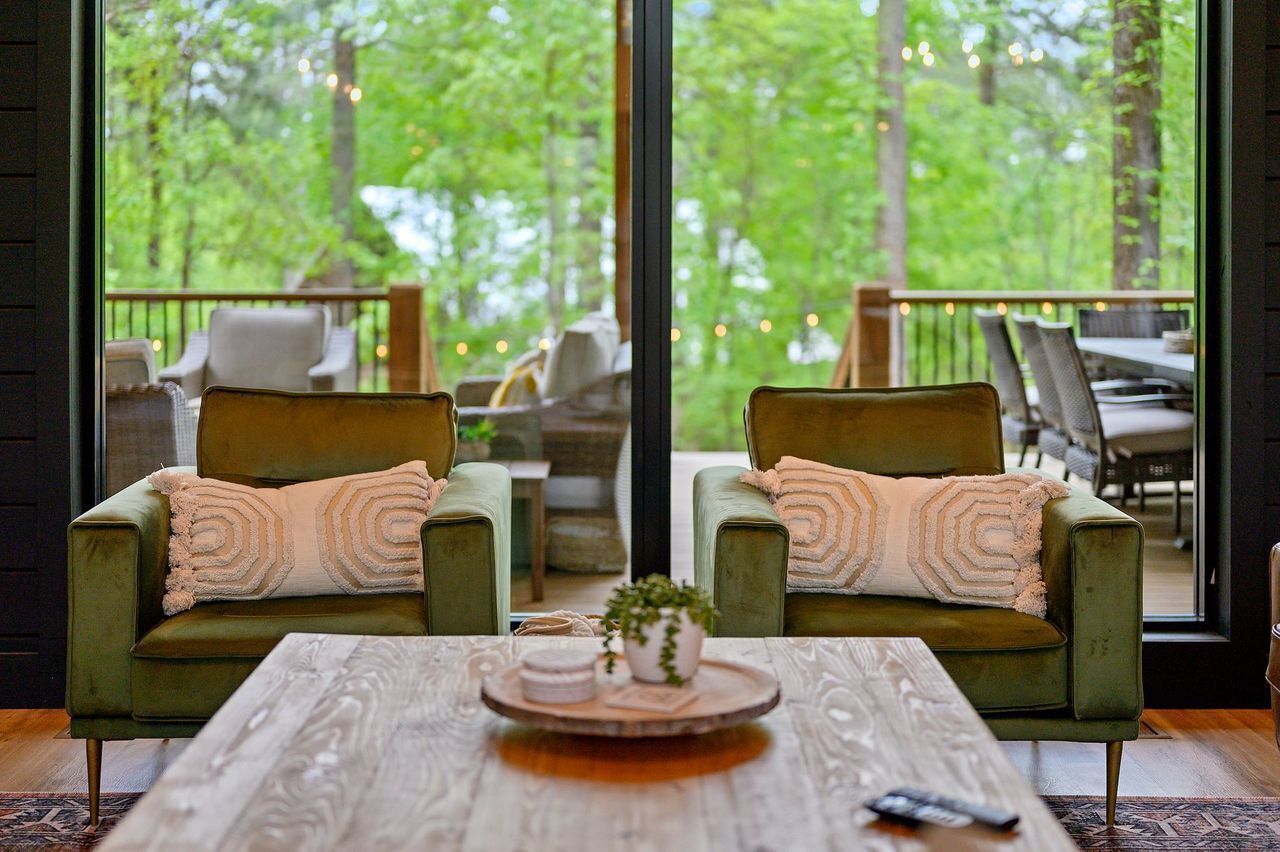 Stunning New 3 Masters + Bunk Room Swingset, Hot Tub - Oklahoma