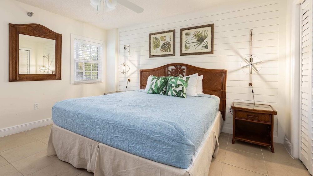 Modern And Coastal 3212 Is Across From Pool - Tavernier, FL