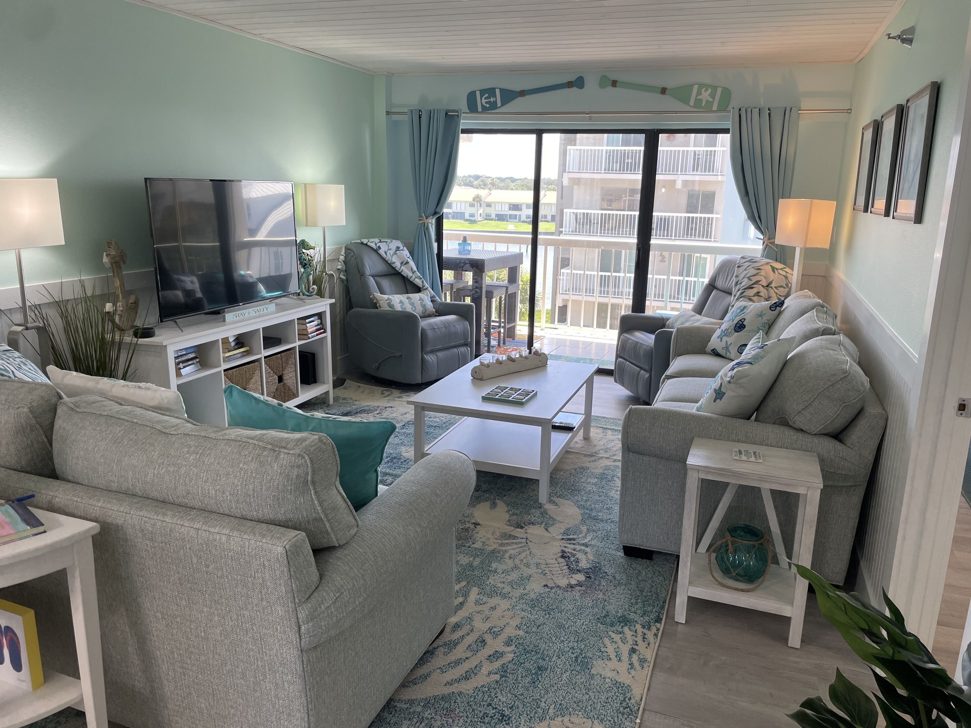 First-class "All Inclusive" Waterfront Dream - Indian Shores, FL