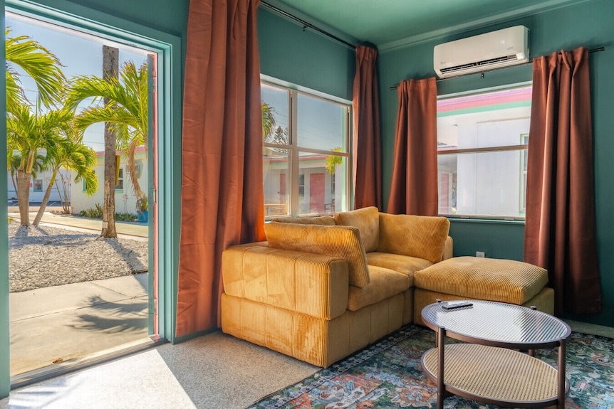 106 · Experience Time Travel: Retro Motel Apartment - Dunedin, FL