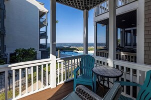 Casa de Campo, 1 cama queen-size, varanda, vista para o oceano | Refeições ao ar livre