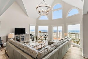 Casa, várias camas, varanda, vista para o oceano | Sala de estar