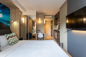 Roupa de alta qualidade, minibar, Wi-fi grátis, roupa de cama fornecida 