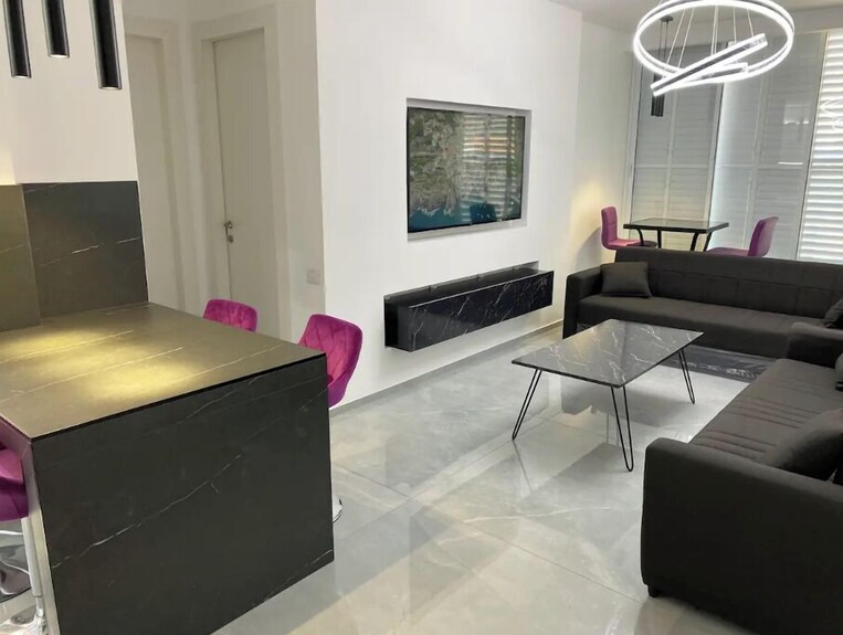 New!-delux Best Suite 1 Minute From Tlv - Israel
