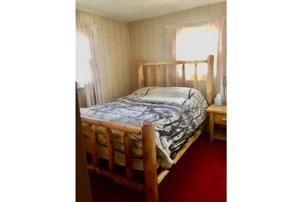 Riverview Cabin - Baldwin, MI