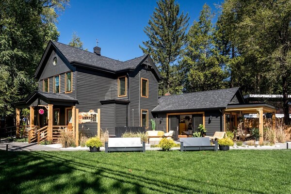 The Herwood Inn - Woodstock, NY