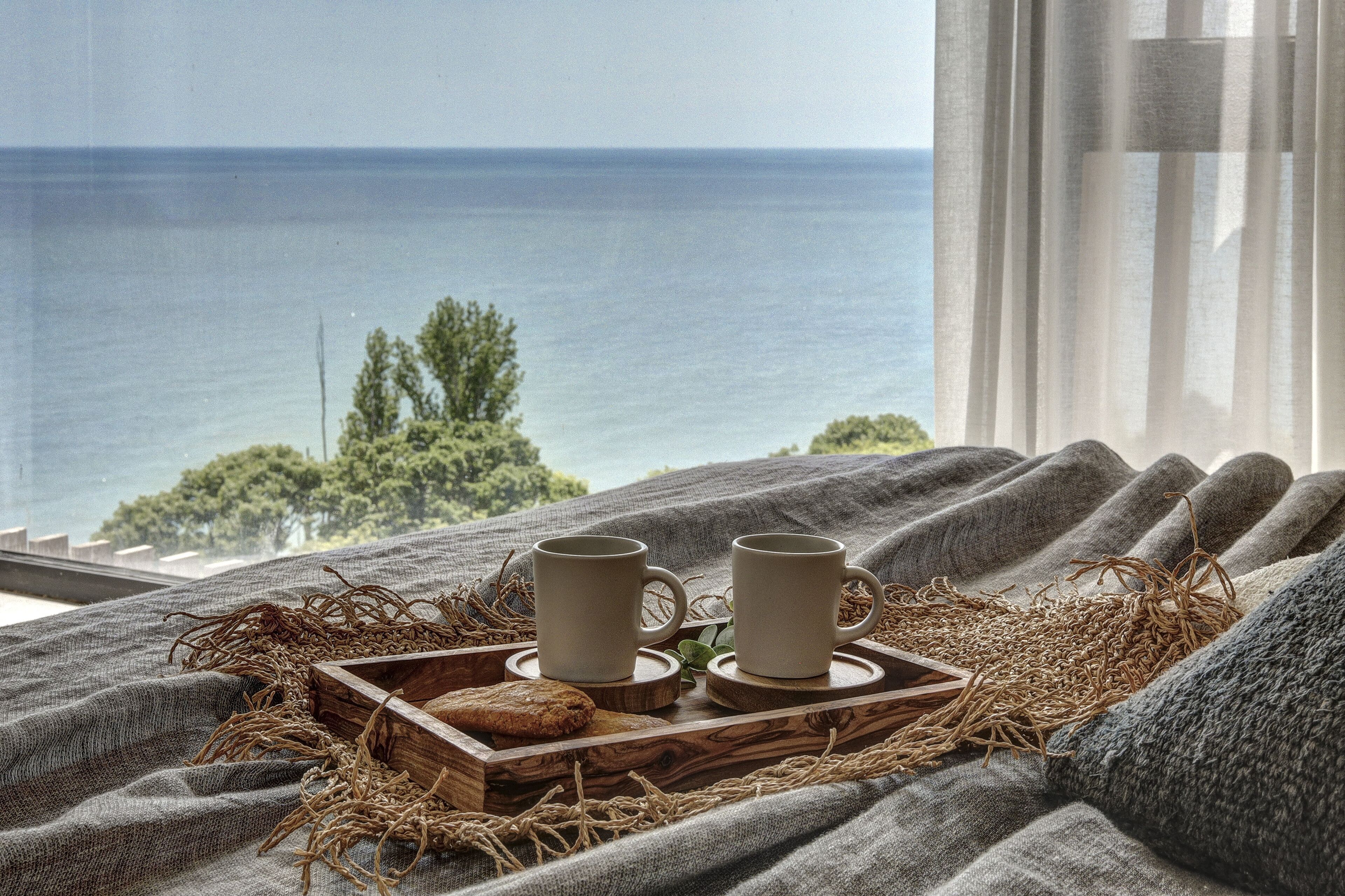 Minibar, cofre no quarto, secretária, berços/camas para crianças grátis 