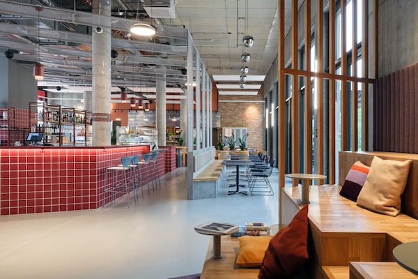 Área de estar no saguão