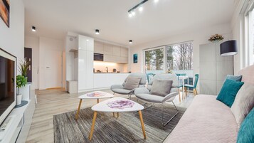 Apartamento (25) | Cozinha americana privada | Geladeira, cooktop, chaleira elétrica