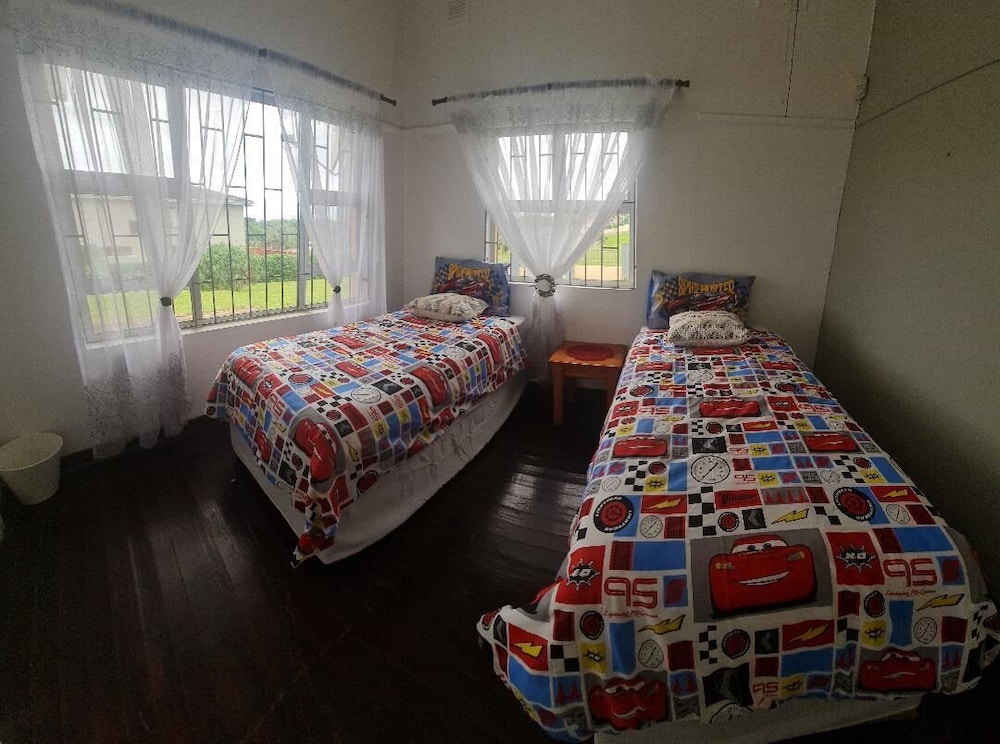 Suroh Beach House - Port Shepstone