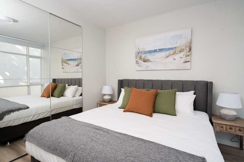 West Beach | St Kilda, Acland St, Luna Pk + Car - Melbourne