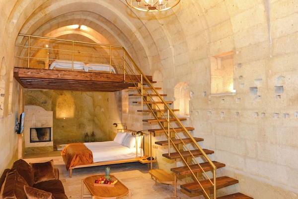 Duplex Cave Suite | 2 quartos, roupa de alta qualidade, minibar, cofre no quarto