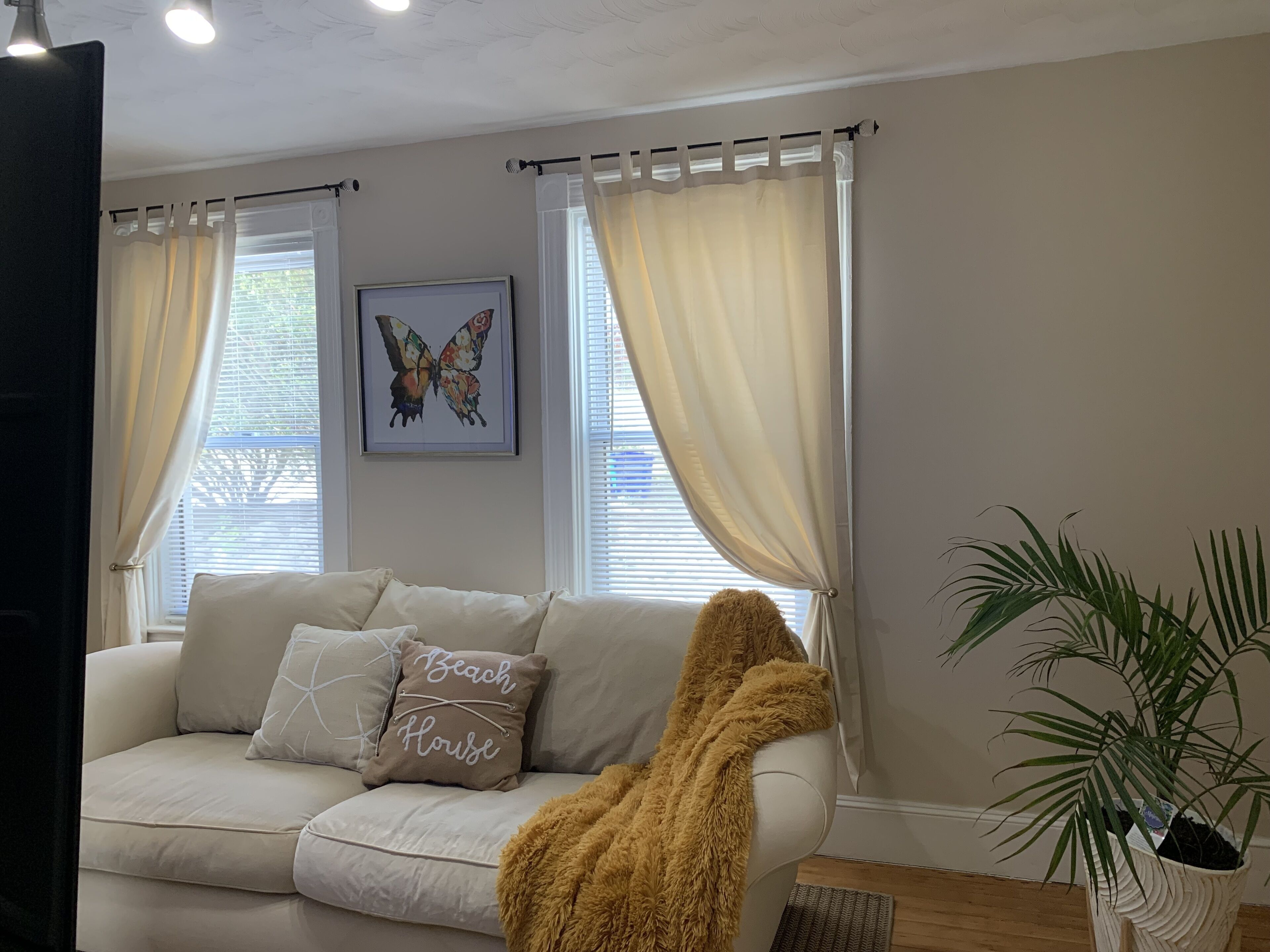 Lovely Historic Vintage Home. Remodeled Inside. - Rhode Island