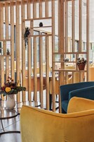 Área de estar no saguão