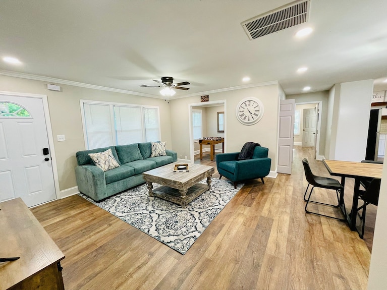 Oasis At Pine Forest 3 Br Private House Firepit - Hurricane Harbor, Austell