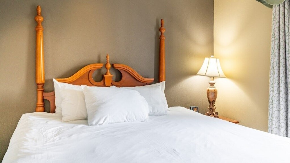 Wyndham Kingsgate - 2 Bedroom Deluxe - Williamsburg, VA